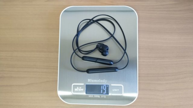 SONY「WI-C310」レビュー!!フラット音質で長時間連続再生のイヤホン｜モノログ